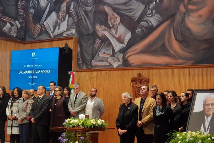 Despiden con homenaje al doctor Mario Rivas Souza