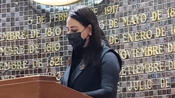Mariana Fernández renuncia al PRI tras 15 años de militancia