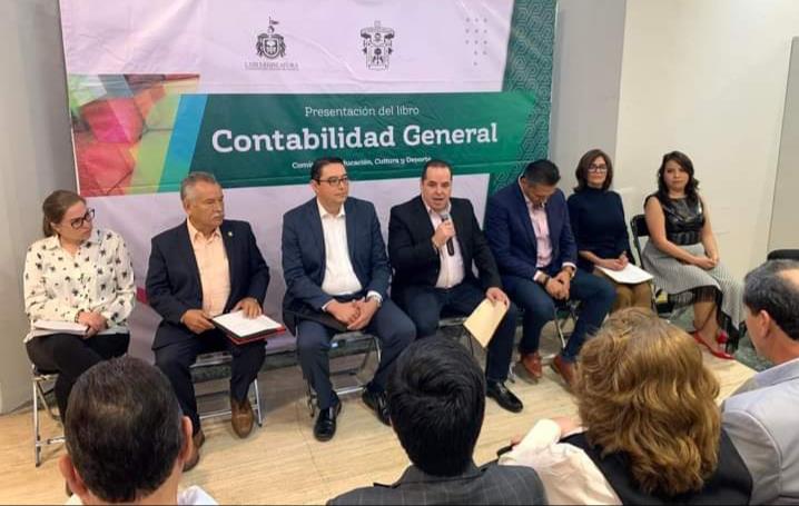 Un equipo de 12 docentes del CUCEA realizó el libro “Contaduría General ...